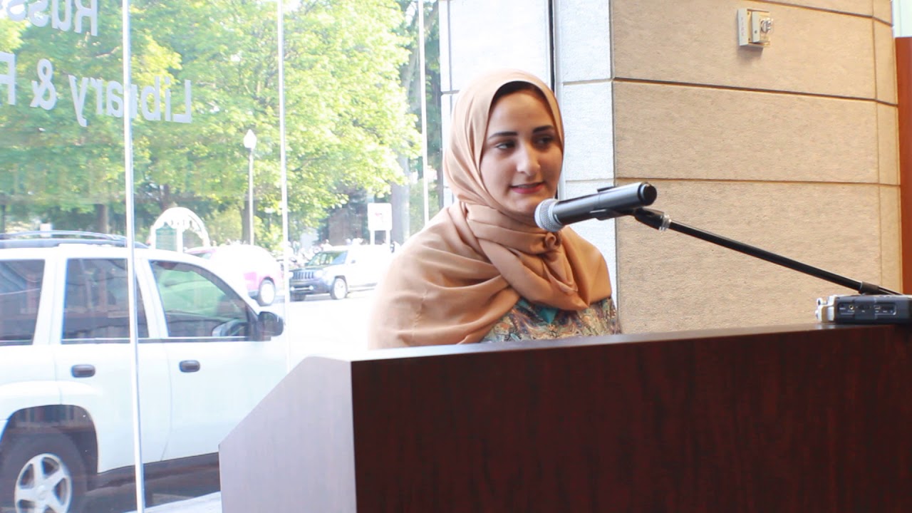 Dearborn Open Mic - Hanan Yahya Performs "A Childhood Demolition" & "Heleiantus" - YouTube