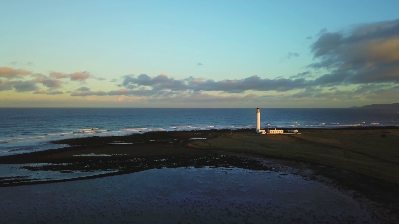 Barns Ness Lighthouse - YouTube