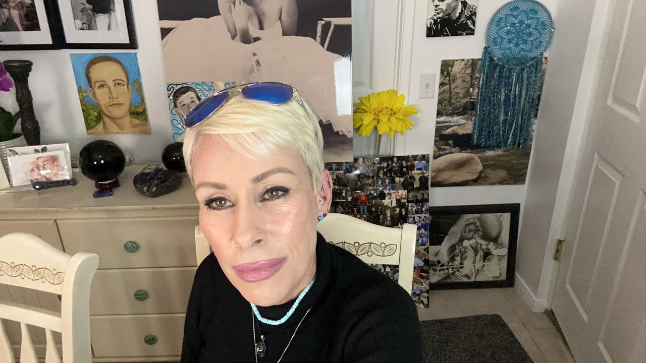 VIDEO #1 Before we got MUTED Sloan Bella is live! - YouTube