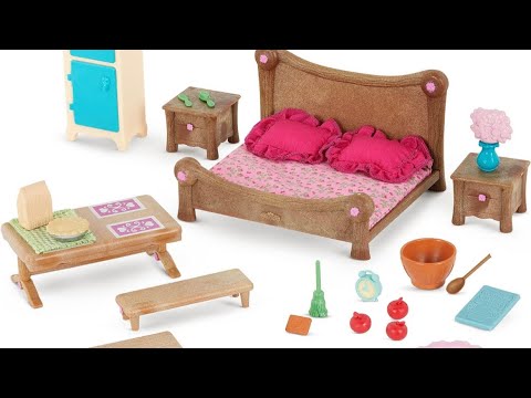 Let’s set up this lil Woodzeez bedroom and dining room set! 💛