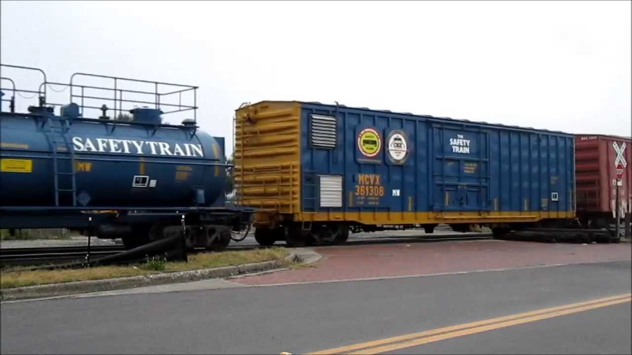 CSX Q453 with MCVX Safety Train!!! Lakeland, FL, Friday 1/31/14 - YouTube