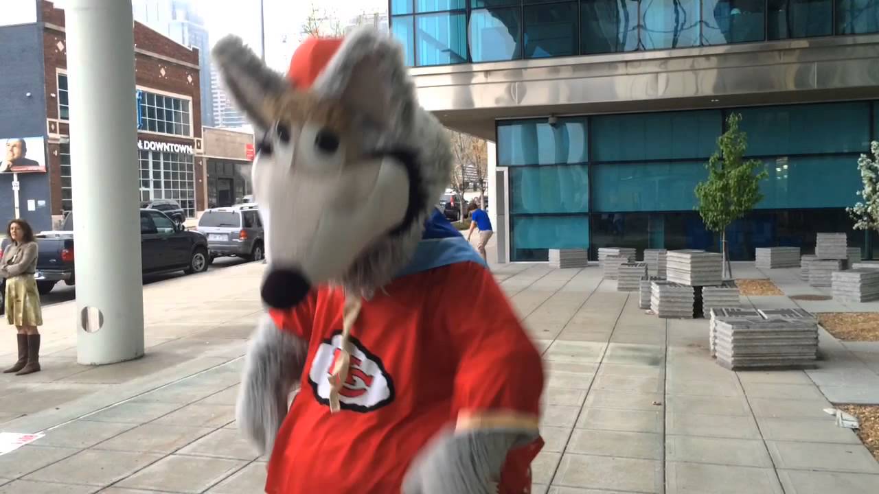 Fun with mascots: Sluggerrr and KC Wolf play ball - YouTube