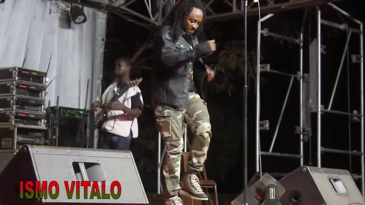 ismo vitalo SECURITE SOCIAL concert live - YouTube