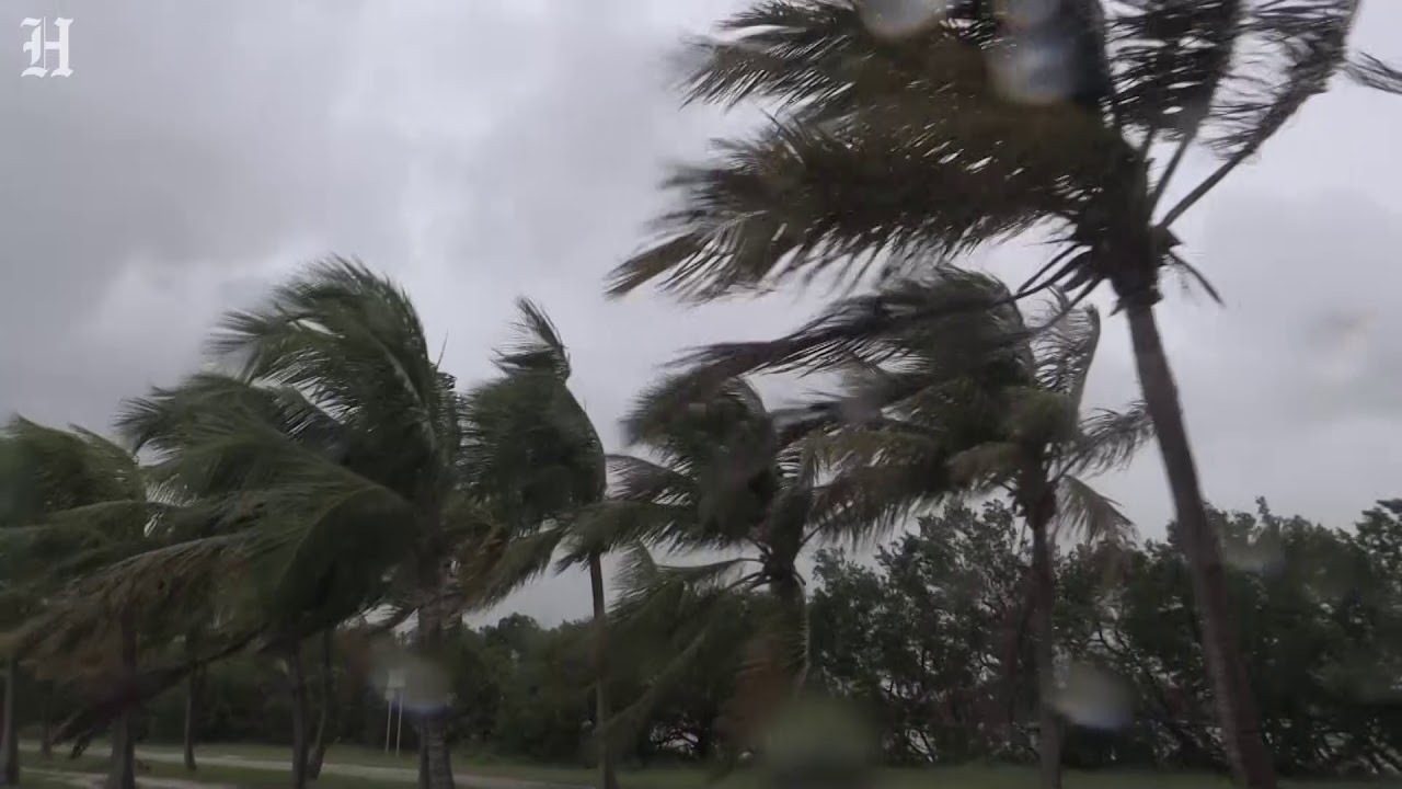Strong winds and waves in Key West as Hurricane Irma nears - YouTube