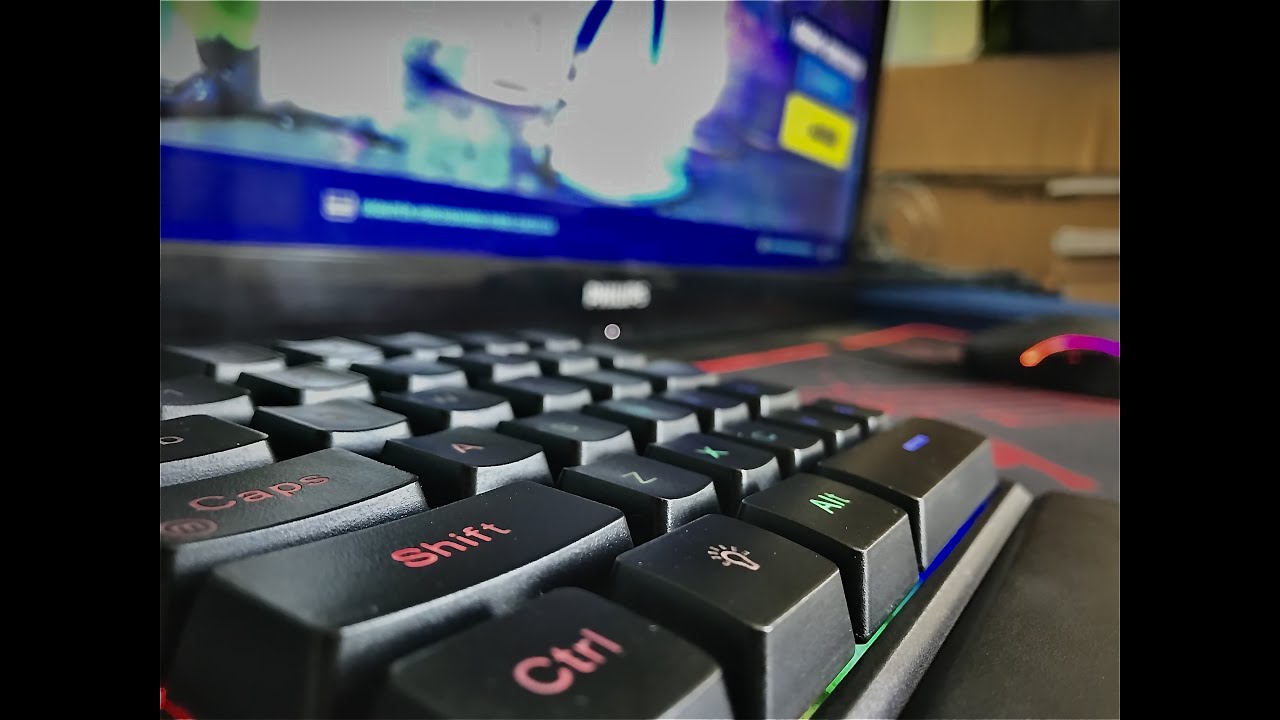 Keyboard and mouse + handcam - YouTube