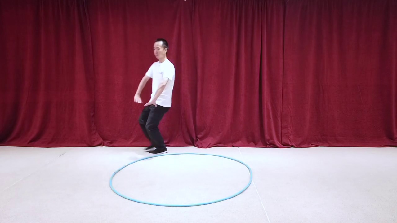 Circle Mud Wading Step -- Baguazhang - YouTube