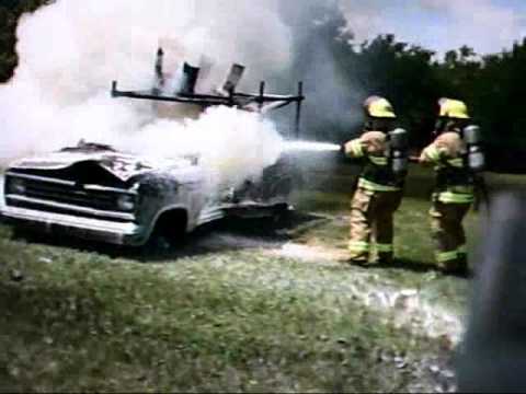 Car Fire with Magnesium - YouTube