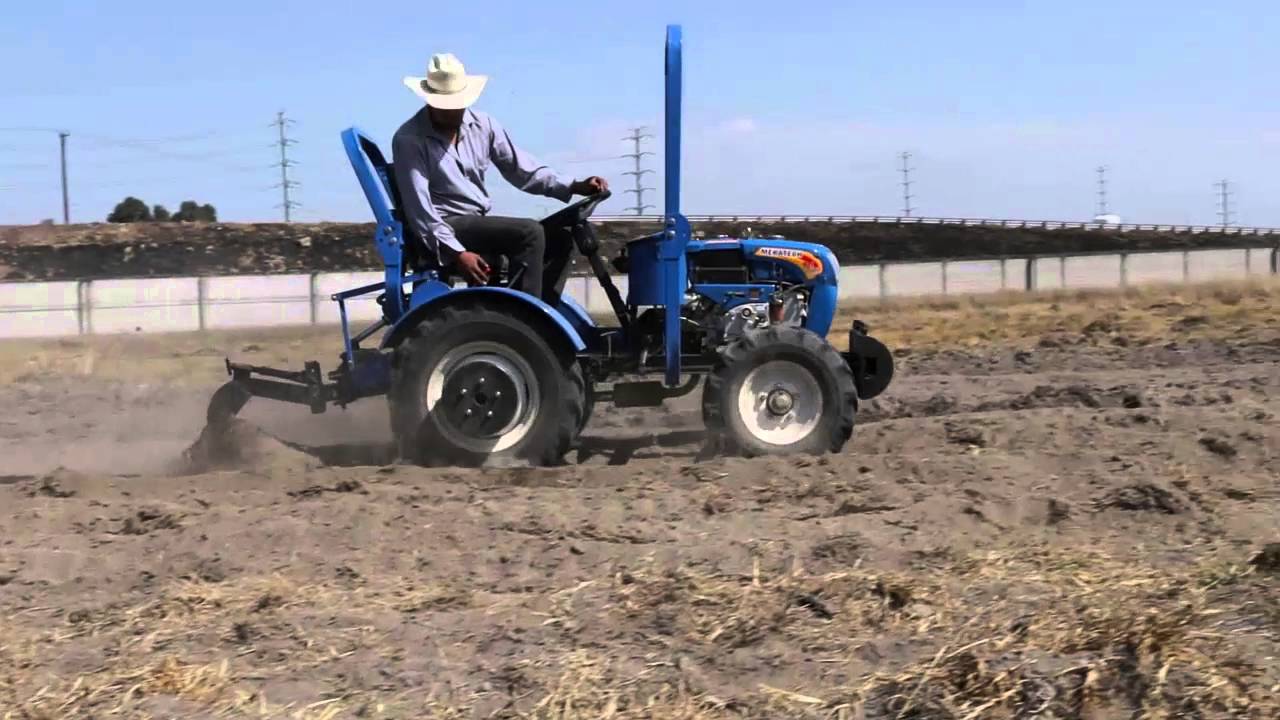 Montar Un Tractor Con Arado