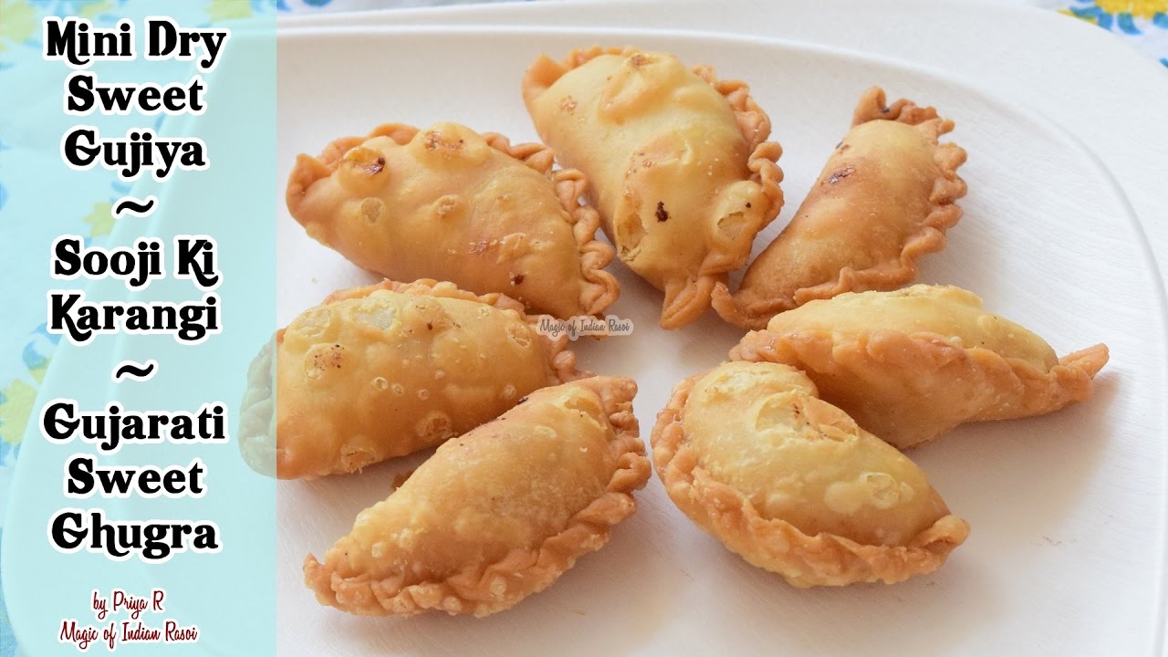 Mini Dry Sweet Gujiya | Sooji Ki Karanji | Gujarati Sweet Ghugra ...