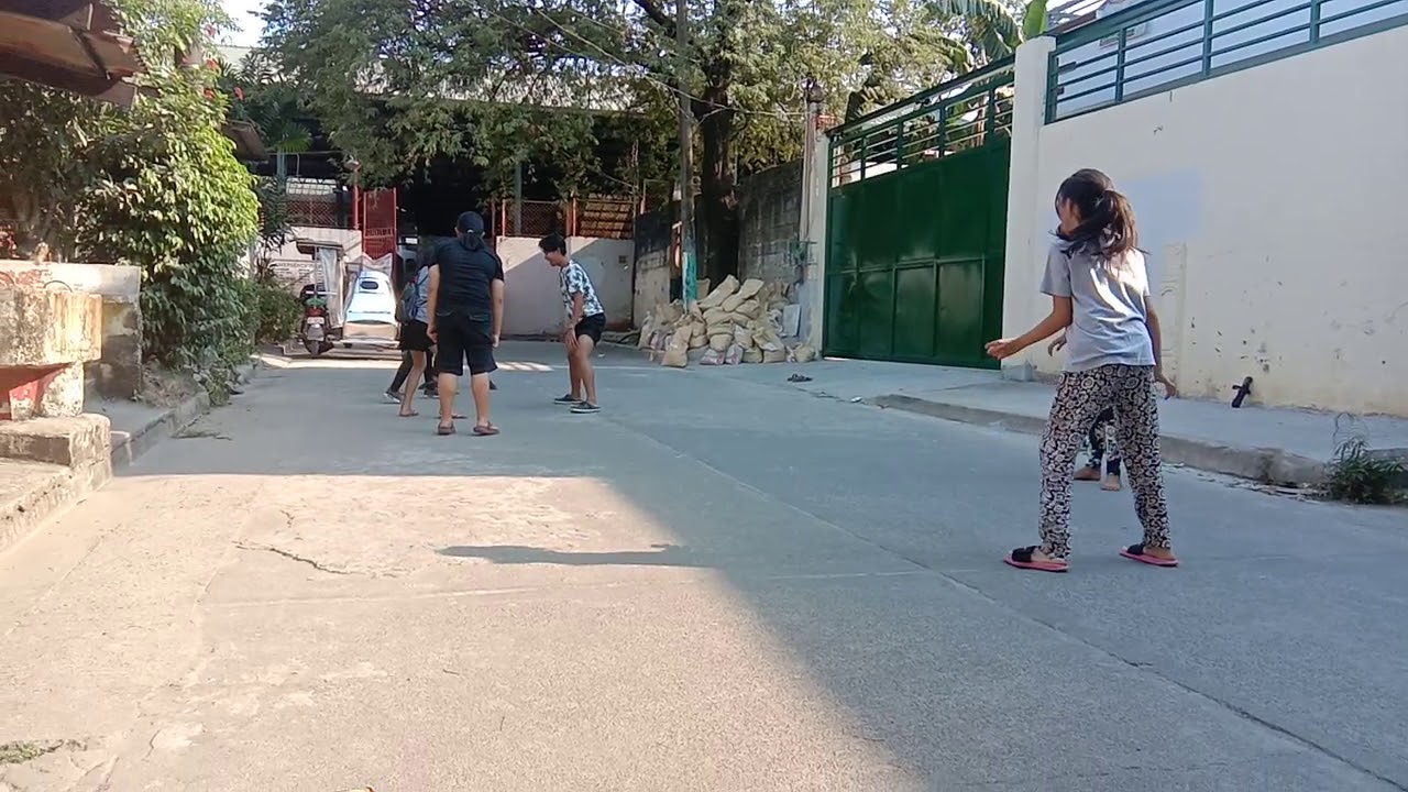 Teenagers Playing Harangan Daga|By:Andrea Otto - YouTube