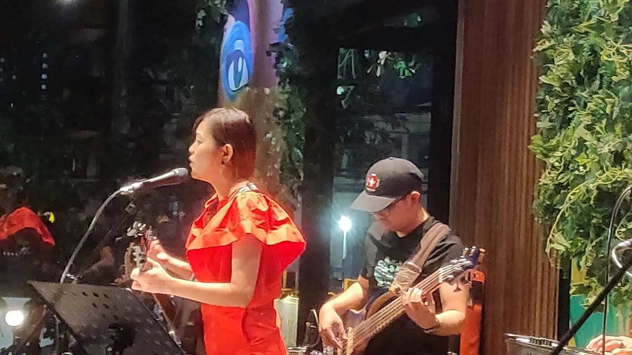 Sulat (Moonstar88) - Acel Bisa (LIVE at Supersam, QC) - YouTube