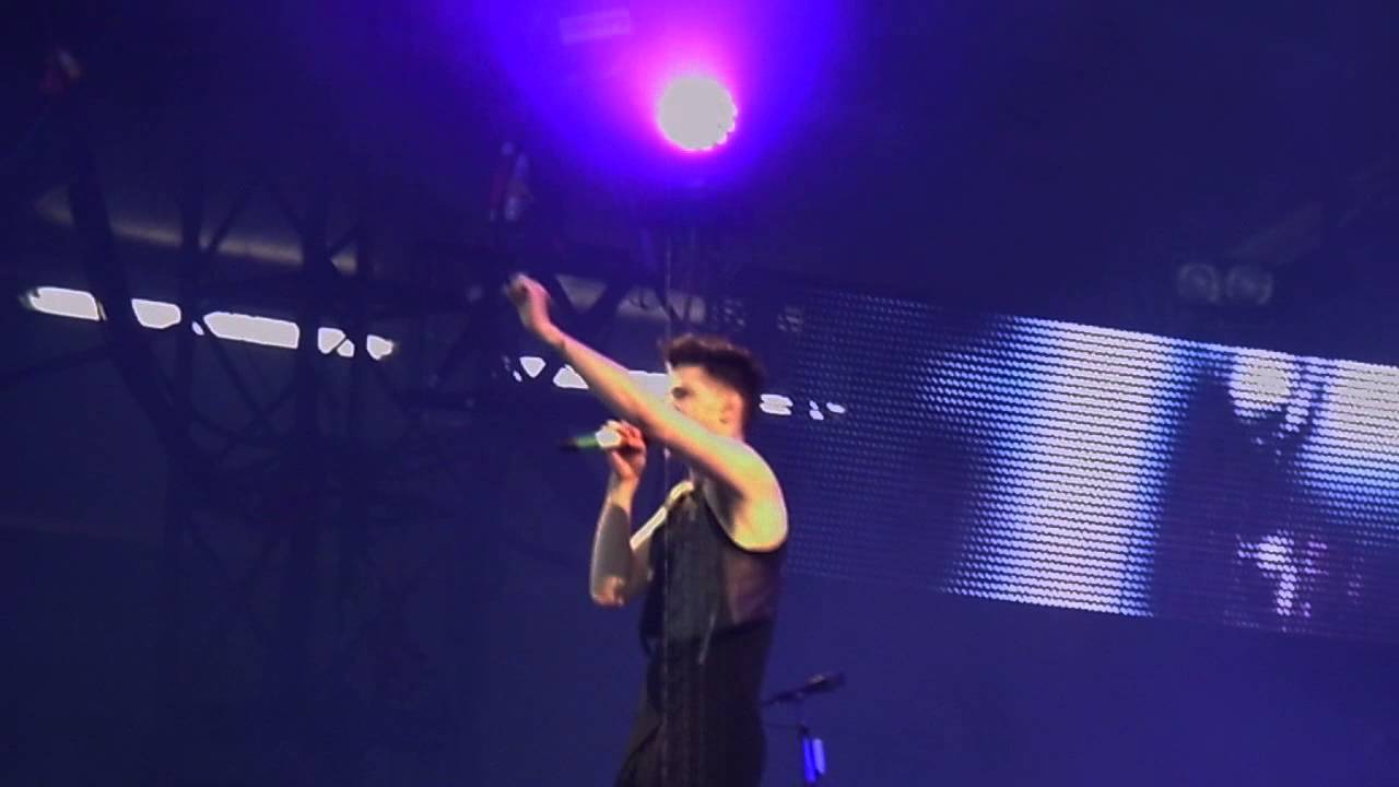 The Script - Crowd "We Cry" - YouTube