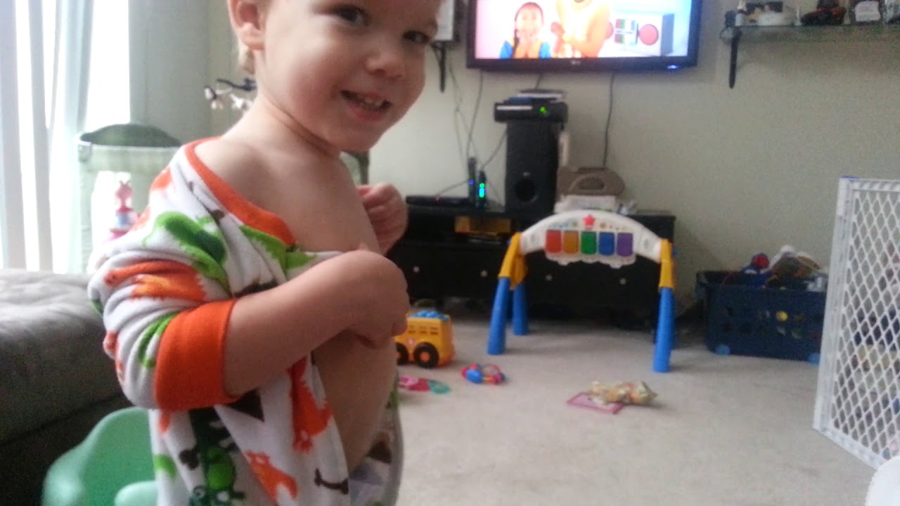 Donovan's belly roll and Lyla laughing - YouTube