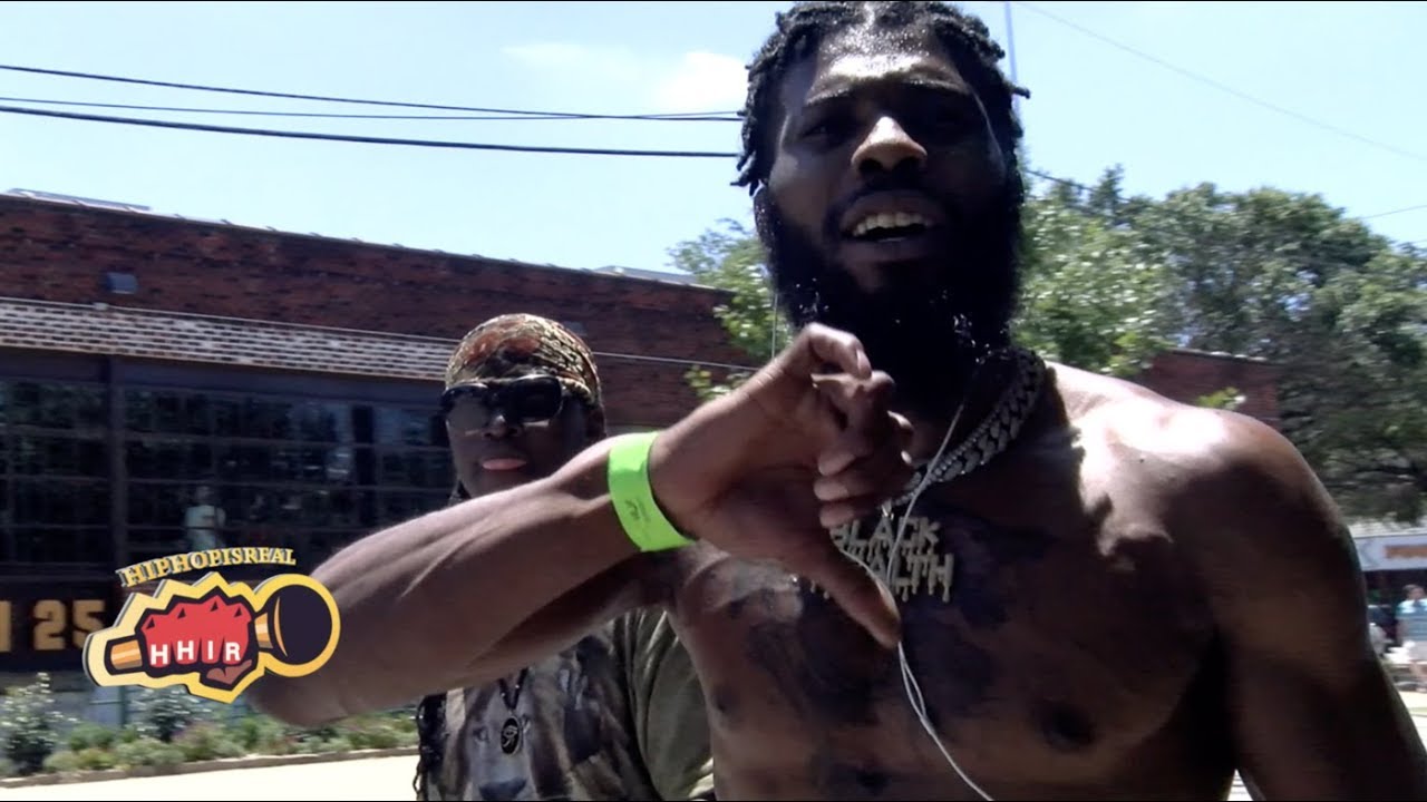 JAKKBOY MAINE MAKES FUN OF HIS BLACK WEALTH CHAIN ON IG! - YouTube