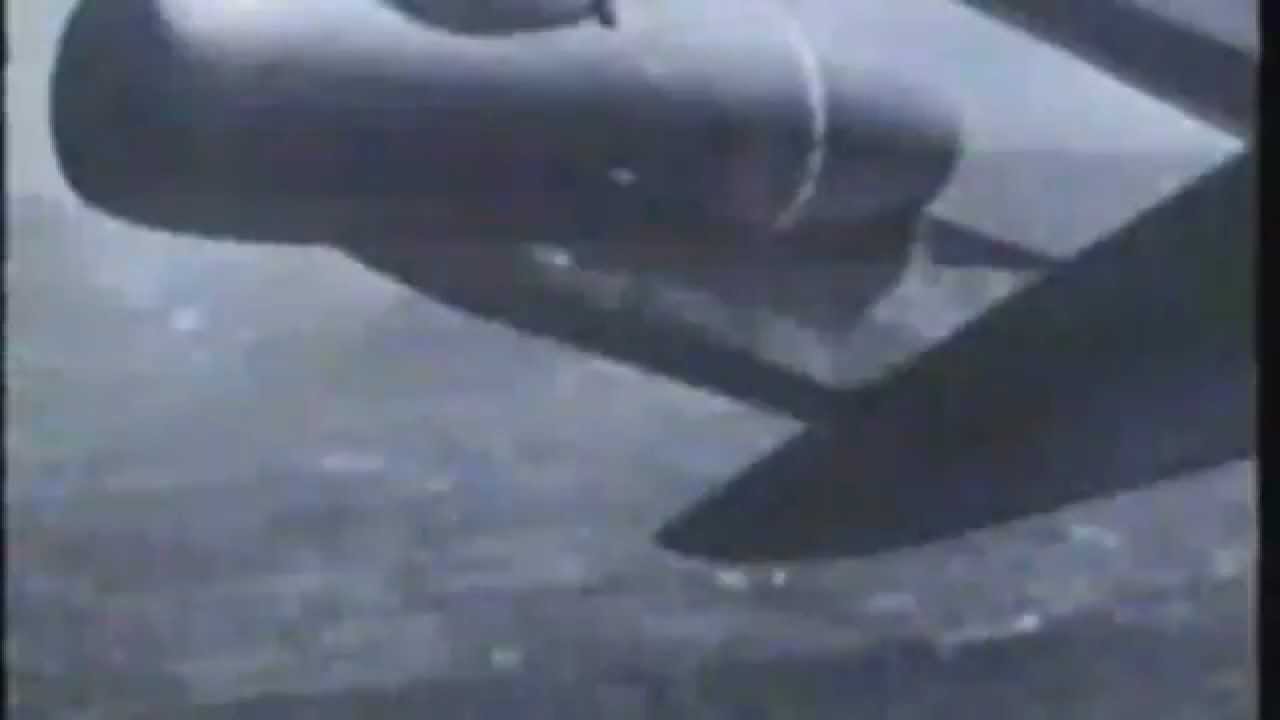 boeing-707-roll - YouTube