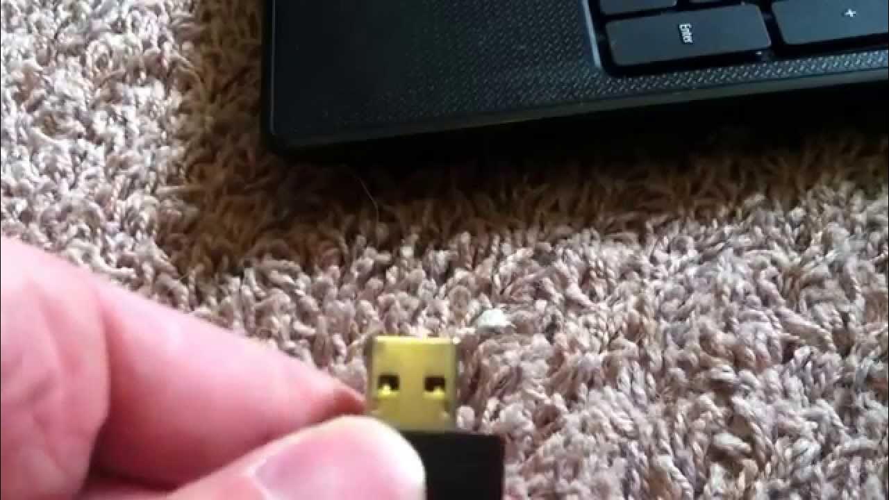 How to insert a USB device - YouTube