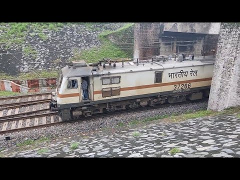 13352 Alappuzha Dhanbad Express with Devil 👿👿 - YouTube