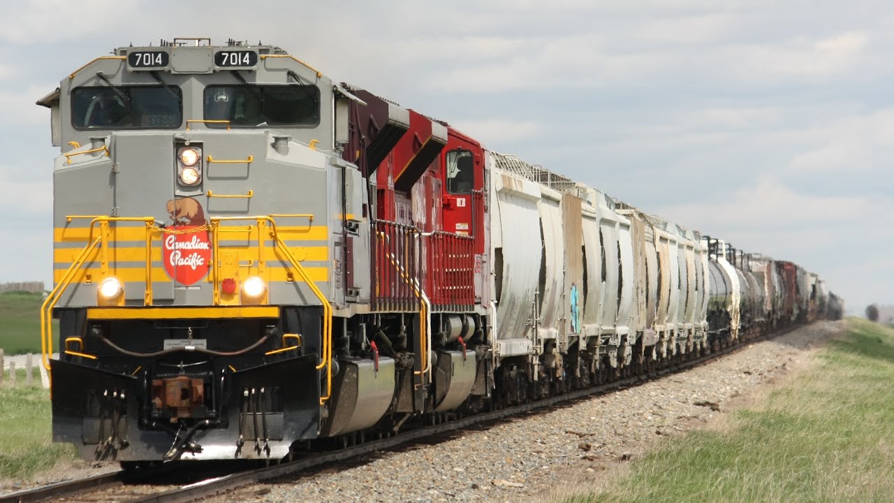 RARE! CP 7014 HERITAGE SD70ACu LEADER w/ CP 7025!! Canadian Pacific ...