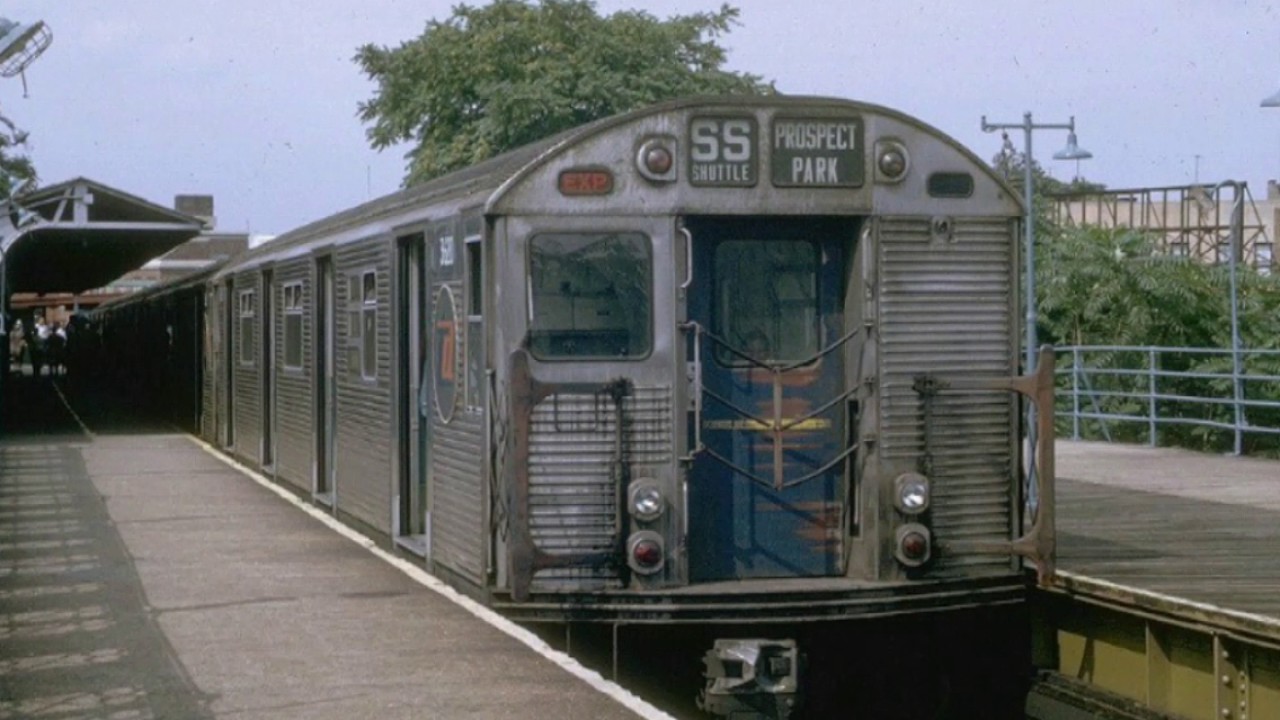 A Tribute To The Franklin Avenue Shuttle R32s. - YouTube