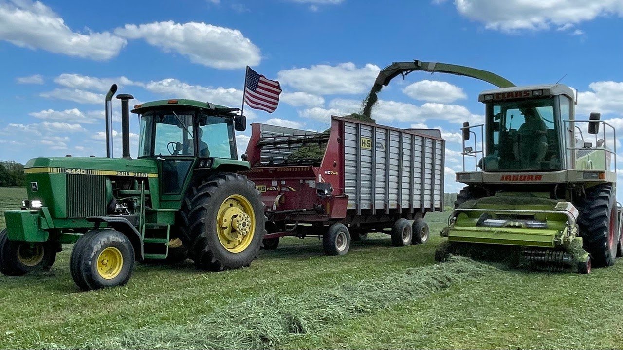 2nd CUT HAY WITH A CLAAS 820 CHOPPER! - YouTube