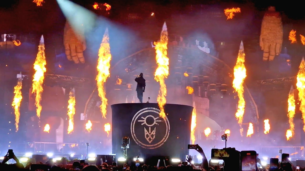 Azahriah - Gát | Puskás Aréna (2024, 1. nap) - YouTube