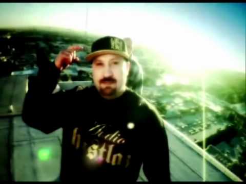 Notorious B.I.G ft. B-Real & 2Pac - Runnin' From Da Police - YouTube