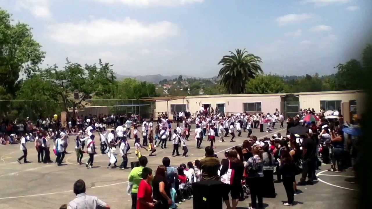 Bushnell way elementary dance - YouTube