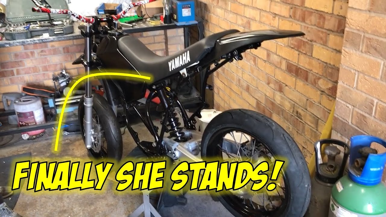 DT125R Supermoto She Stands! Part 5 - YouTube