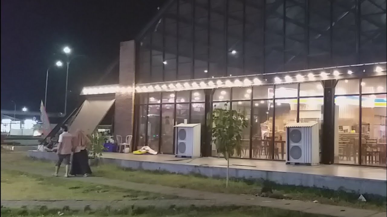 Rest Area KM 575 B Ngawi Dengan Suasana Eropa - YouTube