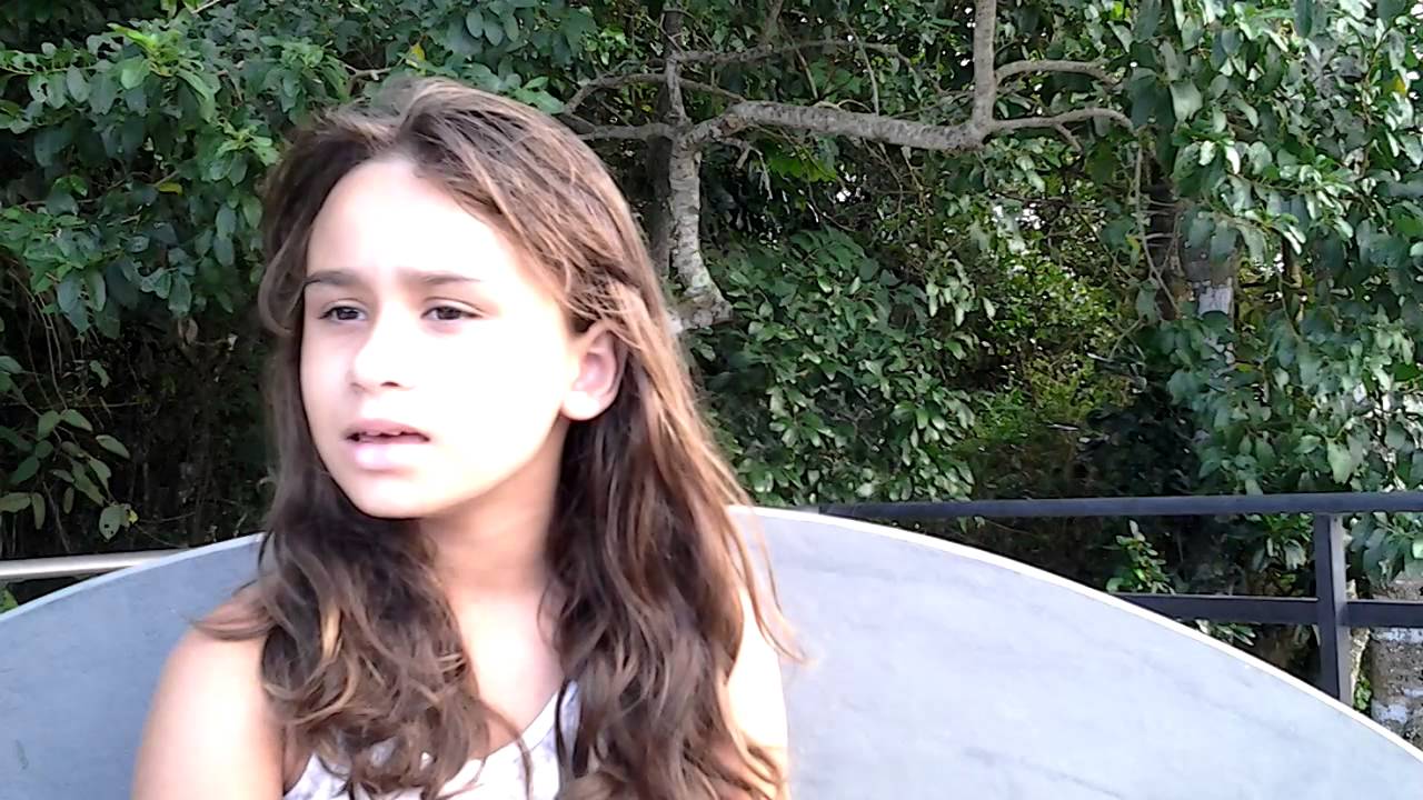 Estephane cantando - YouTube