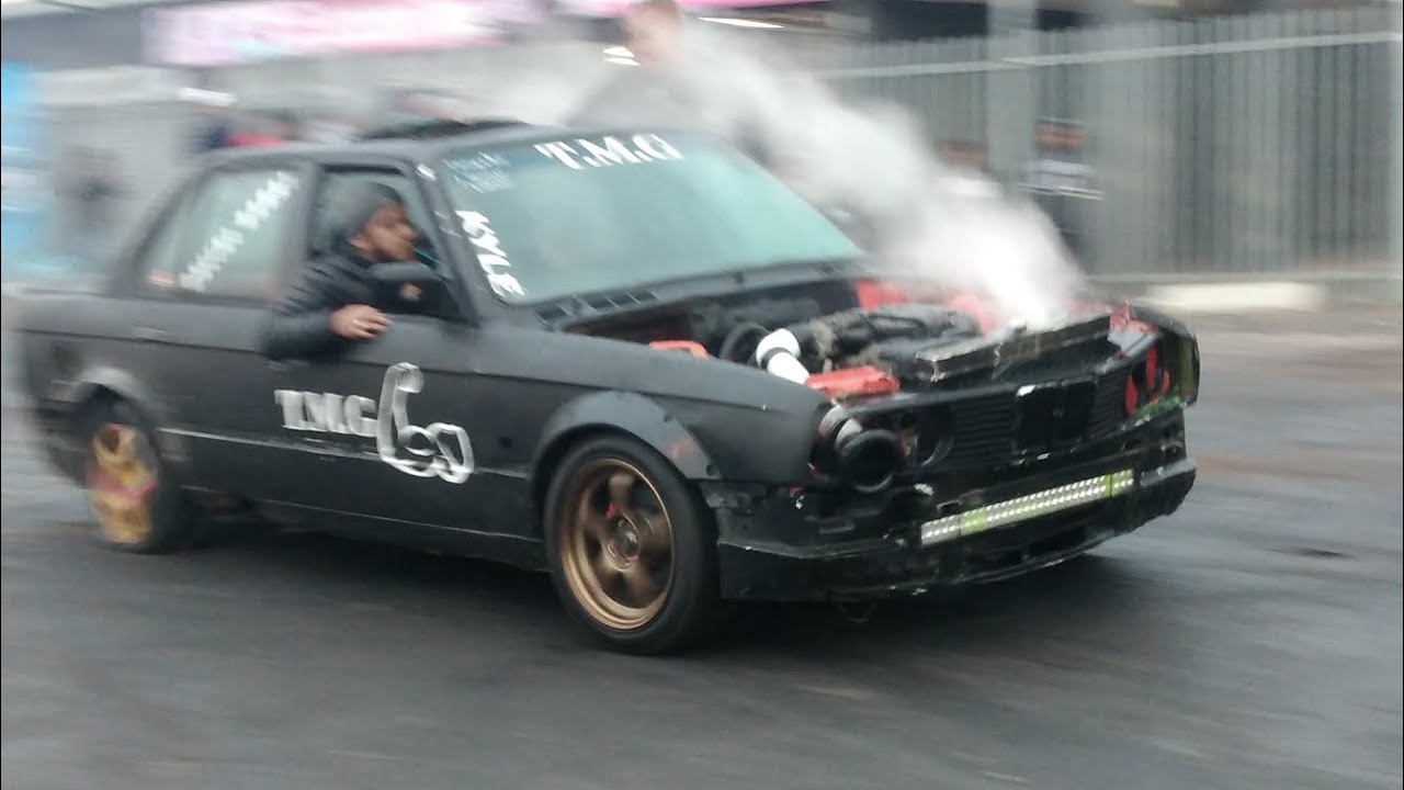 Kyle spinning with his 1JZ BMW e30💪 - YouTube