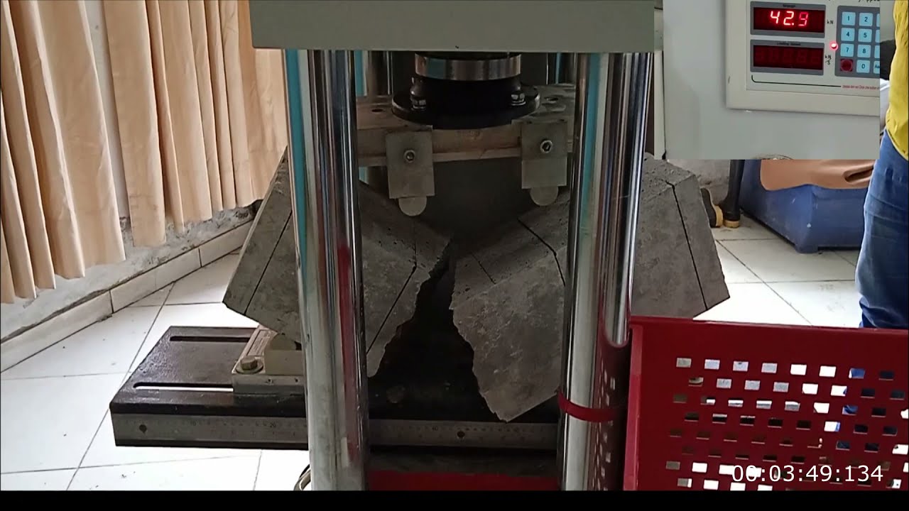 ENSAYO DE ROTURA DE VIGAS A FLEXION - MODULO DE ROTURA💣 (Mr) - YouTube