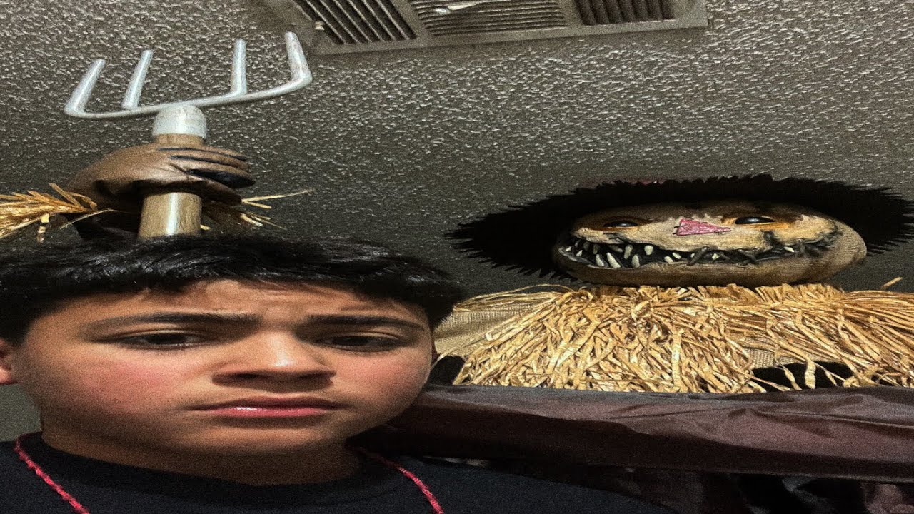 MACK STRAW SPIRIT HALLOWEEN ANIMATRONIC 2024 - YouTube