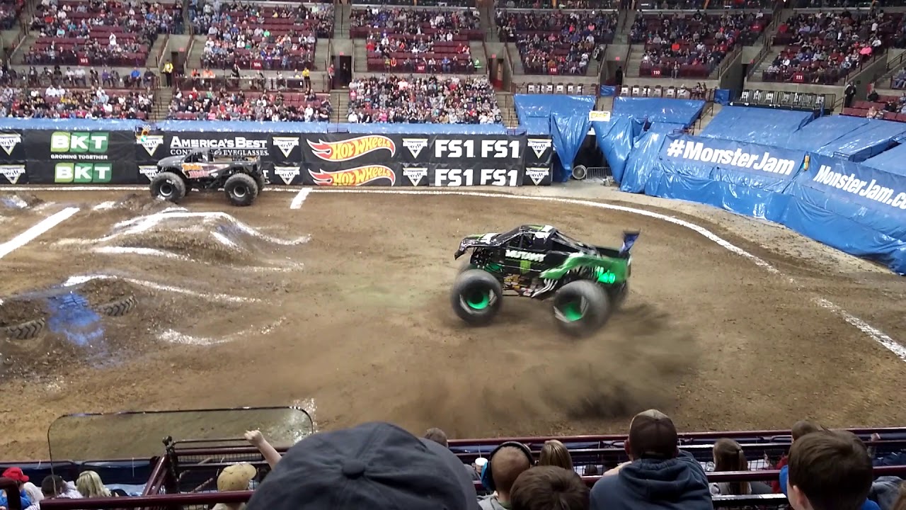 Monster Jam April 2017 Mutant donuts! - YouTube