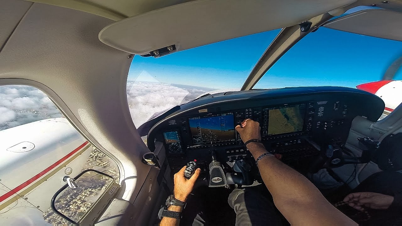 Piper PA-44 Seminole - YouTube