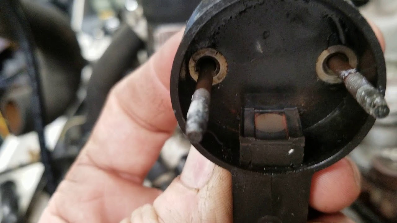 Ford Explorer Camshaft Position Sensor orientation without tool - YouTube