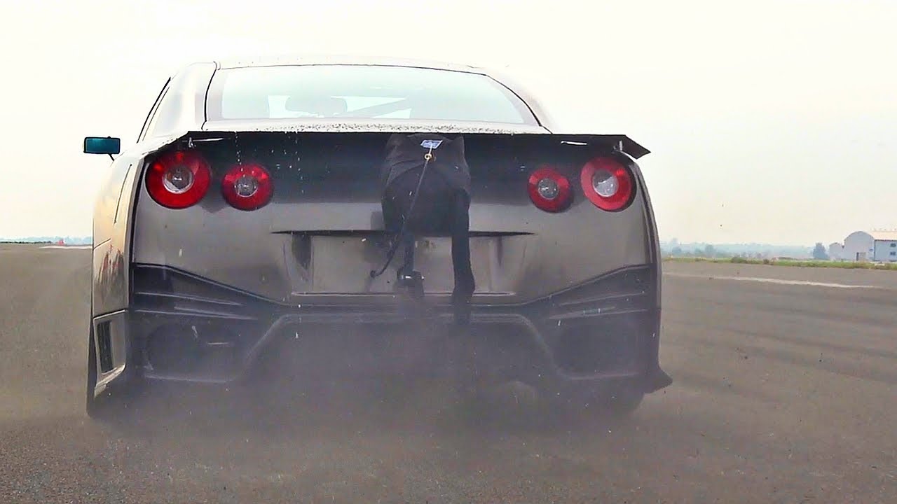 Nissan GT-R R35 1500HP Acceleration 0-330 Launch Control - YouTube