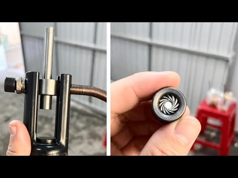 Cut a screw slot using a handheld hydraulic tool