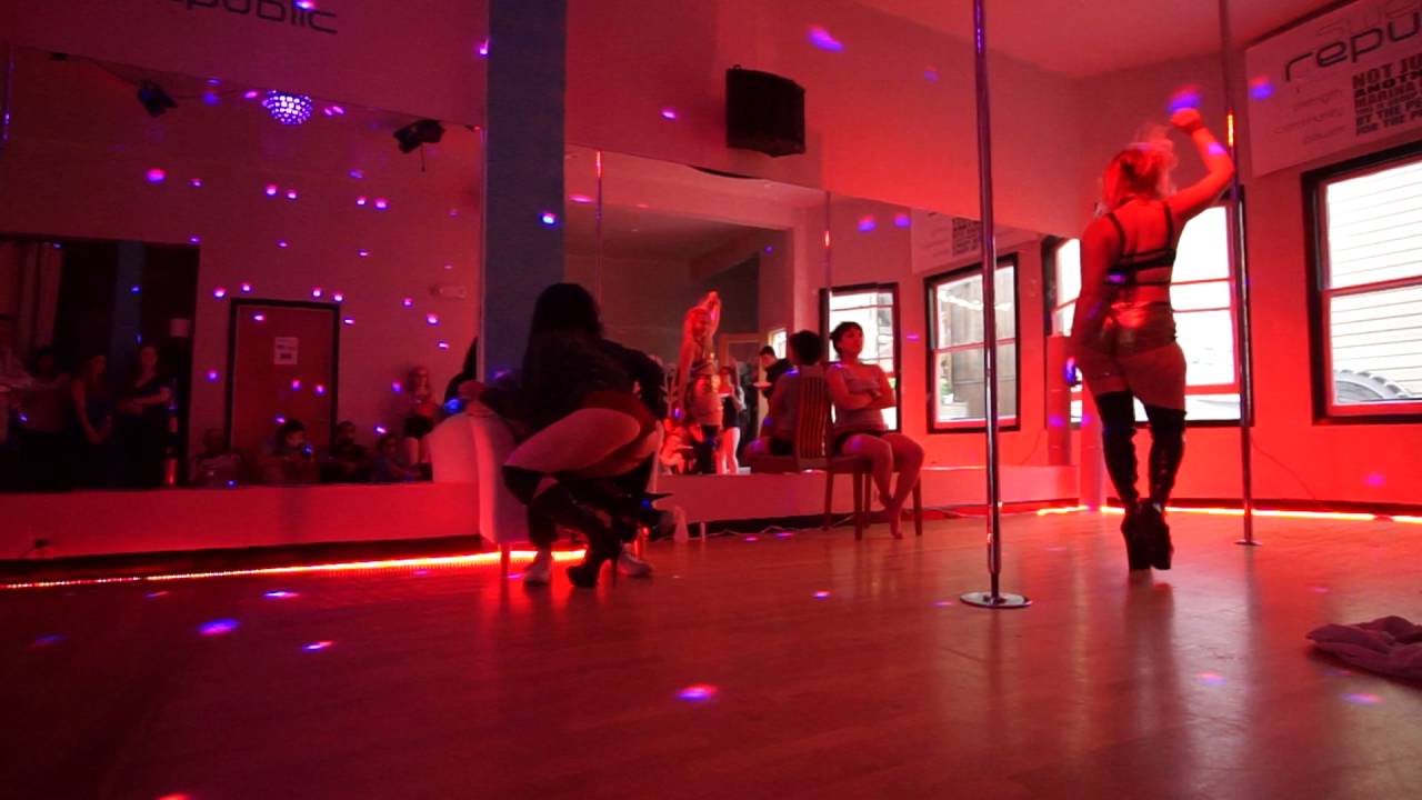 Pole Dance Freestyle Duet by Mikka Minx & Deanna Scarlet - YouTube