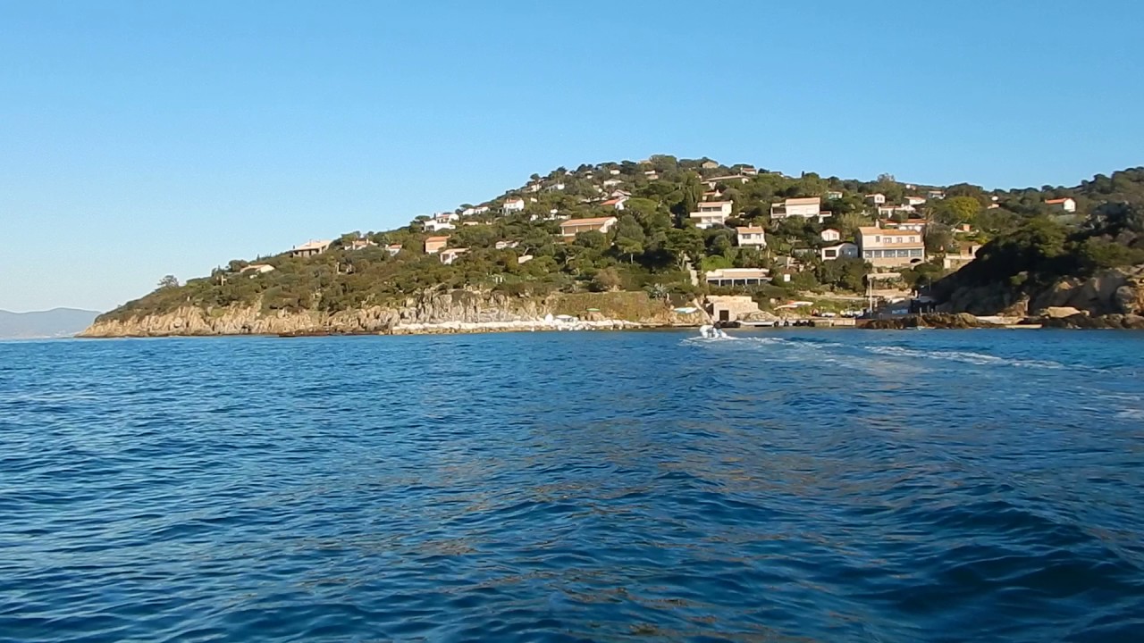 Arrivée à l'Ayguade de l'île du Levant - YouTube