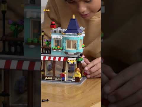 LEGO 31105 Creator 3-in-1 Townhouse Toy Store