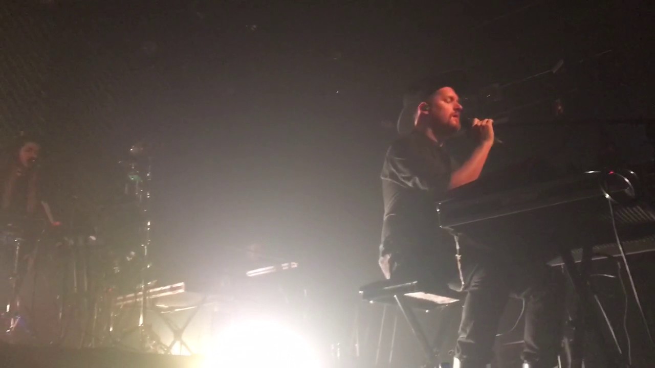 SOHN - Rennen - Live at the Melkweg - YouTube