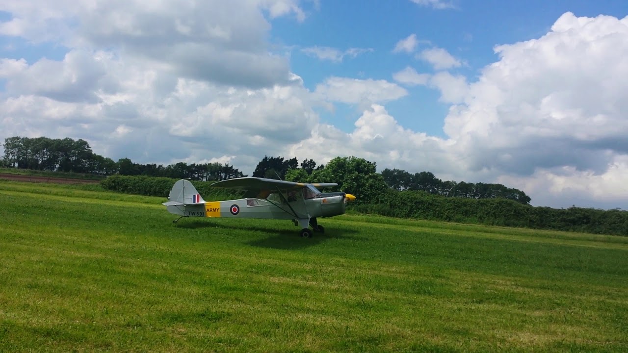 Auster AOP5 landing at Middlezoy Aerodrome 2018 - YouTube