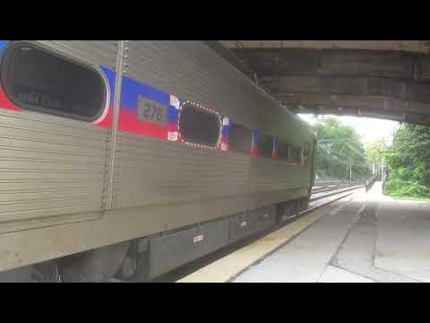 SEPTA Regional Rail Paoli/Thorndale Line Train #9529 Departing Overbrook - YouTube