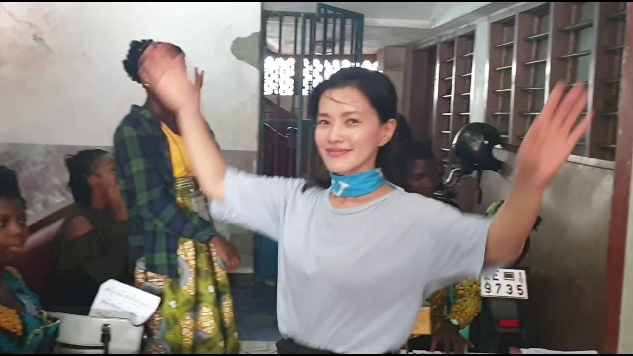 2019 Worship school in BENIN . Special.☆Way maker - YouTube