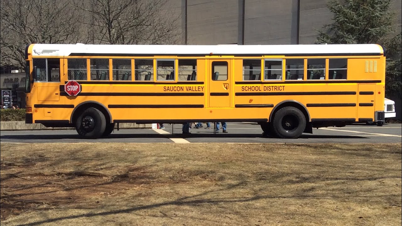 2014 IC RE School Bus Horn - YouTube