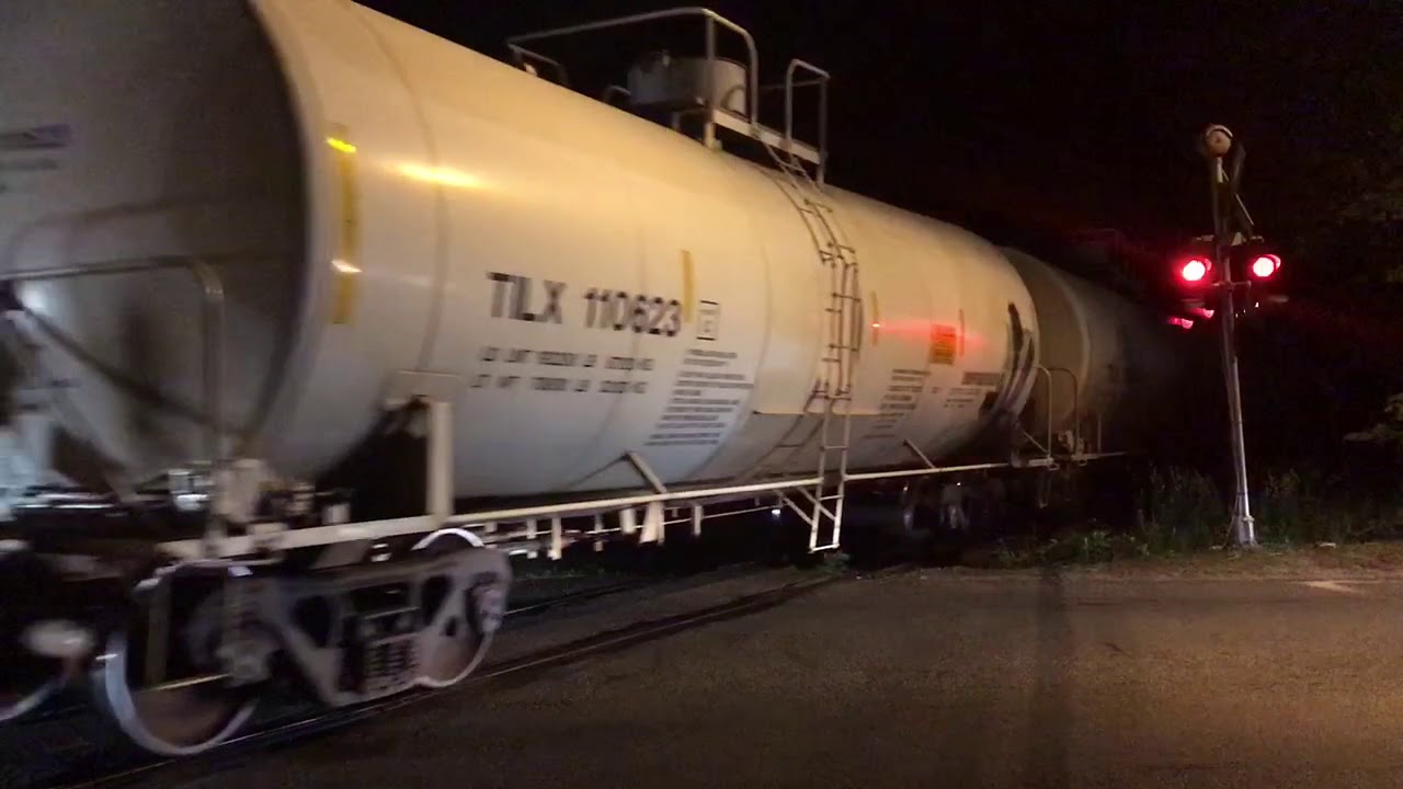 Large CSX B725 in Sherborn MA (6/3/18) - YouTube