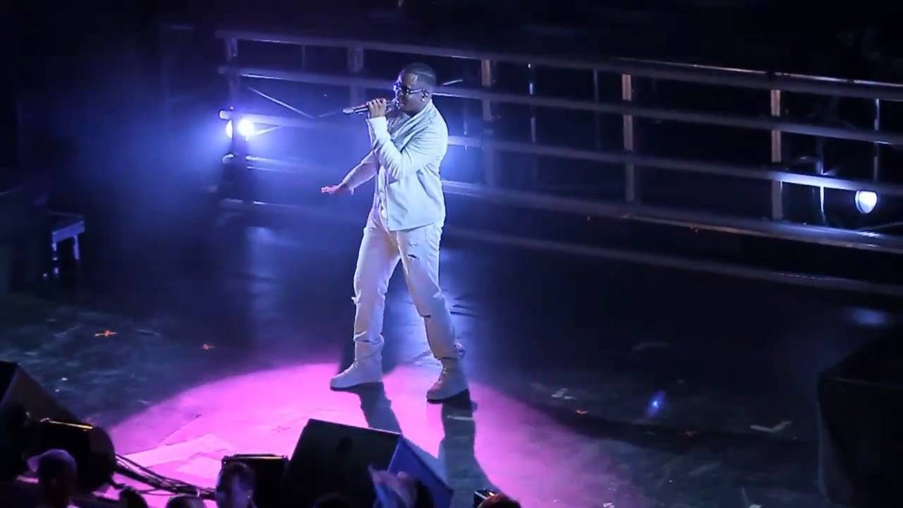 Diddy Dirty Money tour live (P Diddy with his son together performing ...