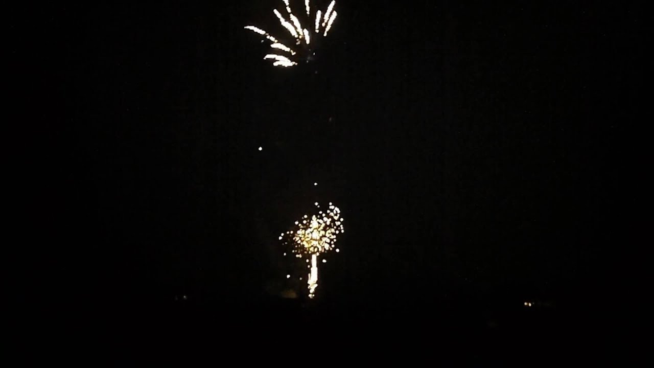 Jonathan's Fireworks Bangers & Flash (25 Shot Cake) - YouTube