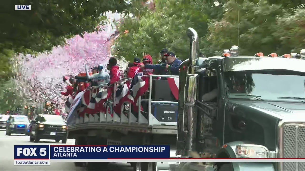 Confetti cannons fire off during Braves parade - YouTube